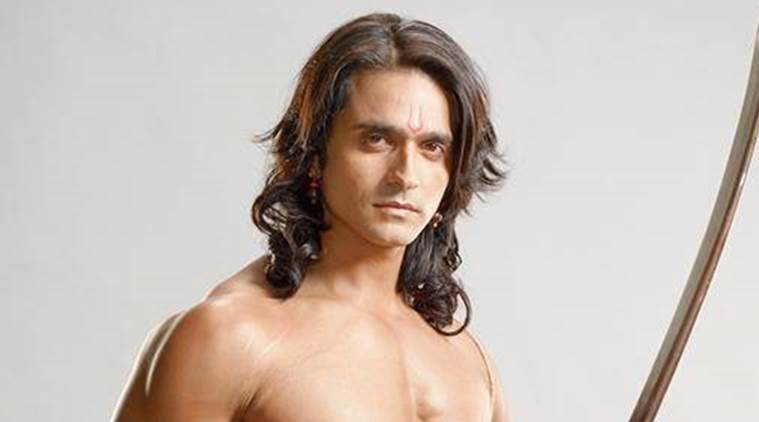 Ashish Sharma Bio, Wiki Facts, Height, Weight, Age, Salary, Wife & Net ...